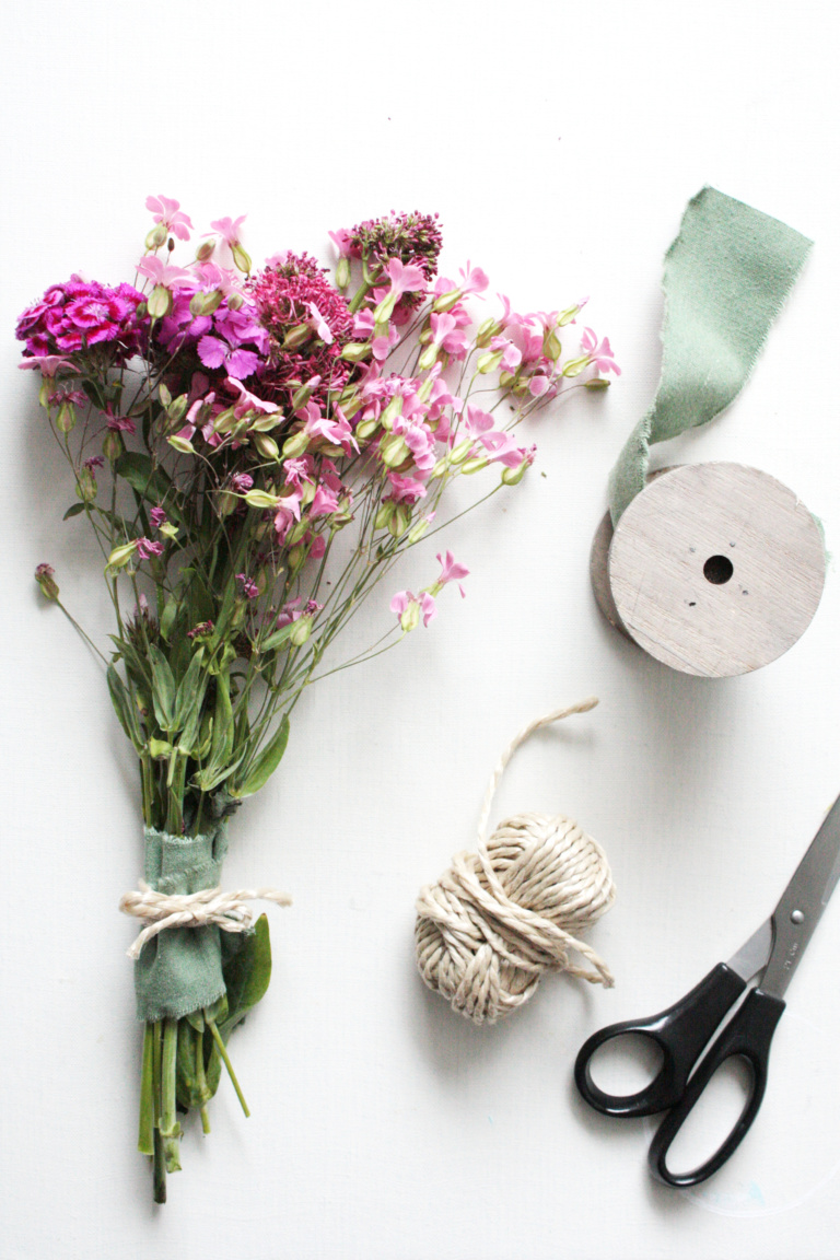 Mini-DIY: Blumenstrauß schön binden & Gedanken zur Dankbarkeit - Rosy ...
